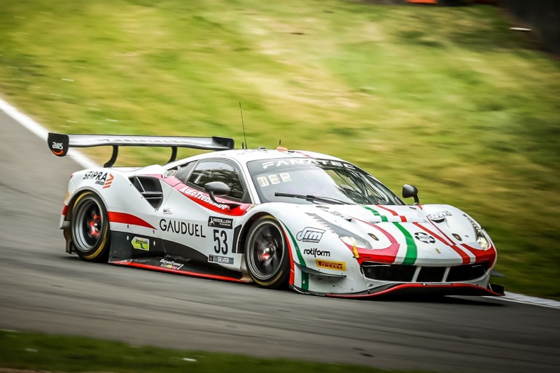 GTWC Brands Hatch: Erste Punkte für Rossi bei Ferrari- und AMG-Siegen